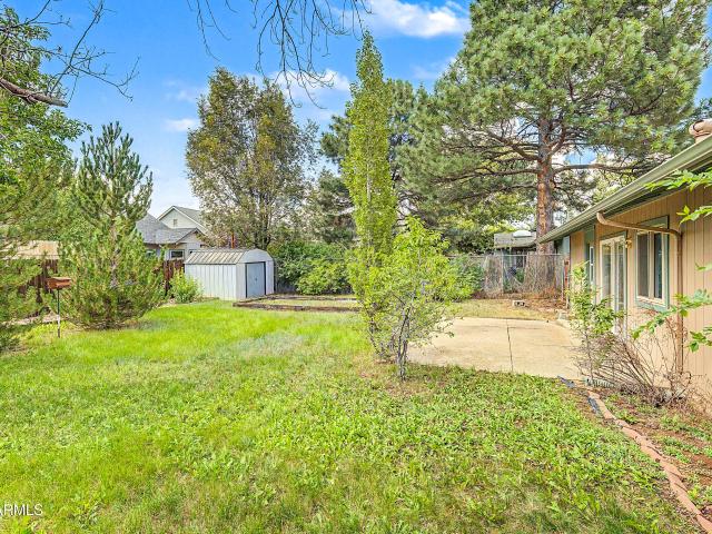 1055 n manzanita way