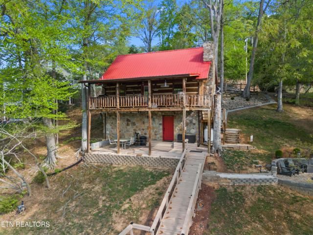 1055 Dean Circle