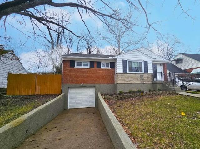 1055 Hempstead Dr, Springfield Township, OH 45231
