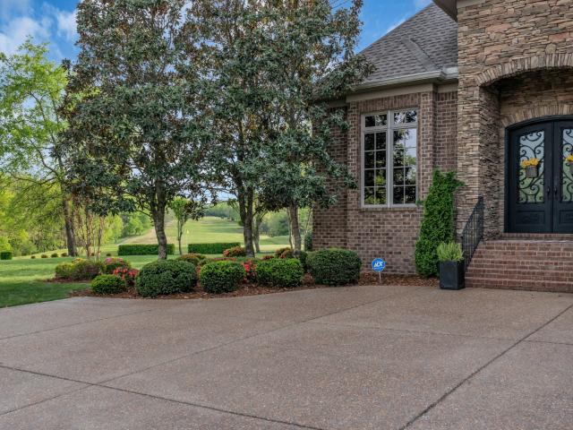 1055 Litchfield Pl