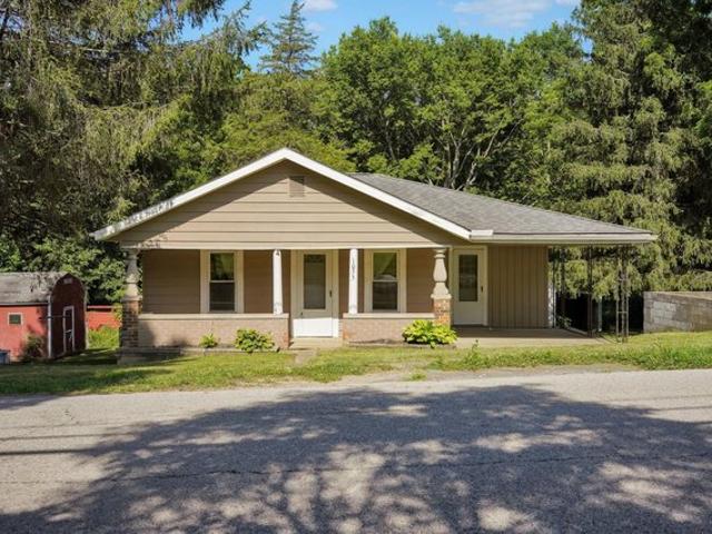 1055 Peerless Rd, Bedford, IN 47421