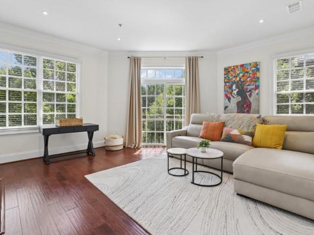 1055 Piedmont Avenue NE 318