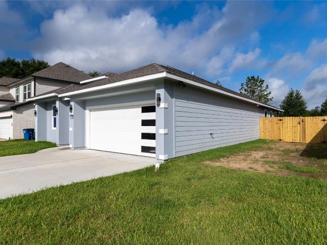 1055 Road 5203