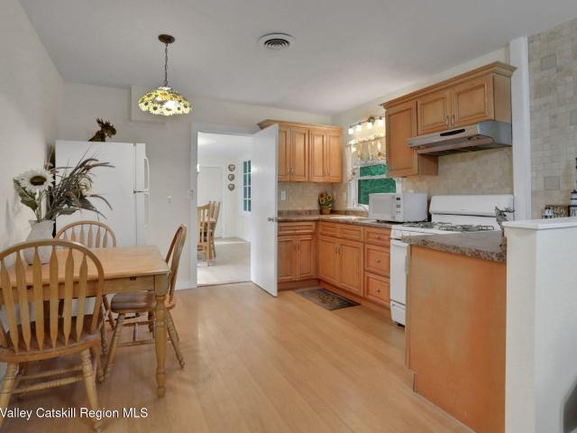 1055 Route 212