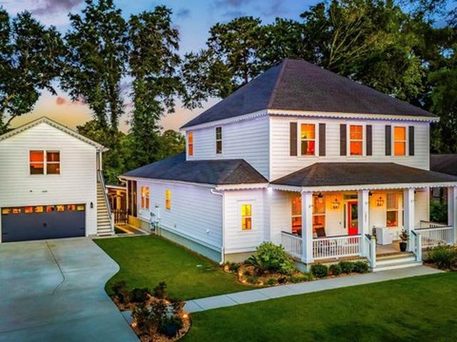 1055 Stonehenge Dr, Hanahan, SC 29410