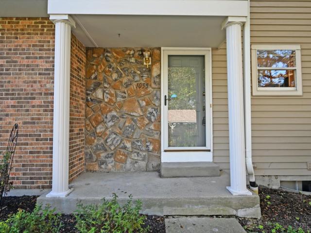 1055 Stratford Court