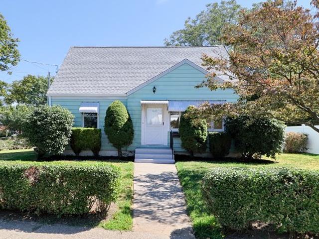 1055 Stratford Rd, Stratford, CT 06615