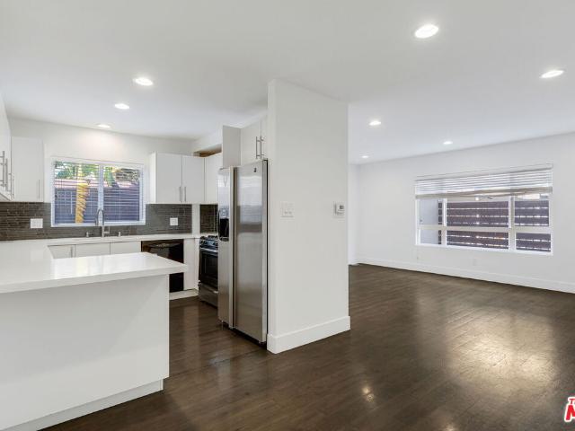 1055 S Bedford St, Unit 2, Los Angeles, CA 90035 | MLS #25617 | Compass
