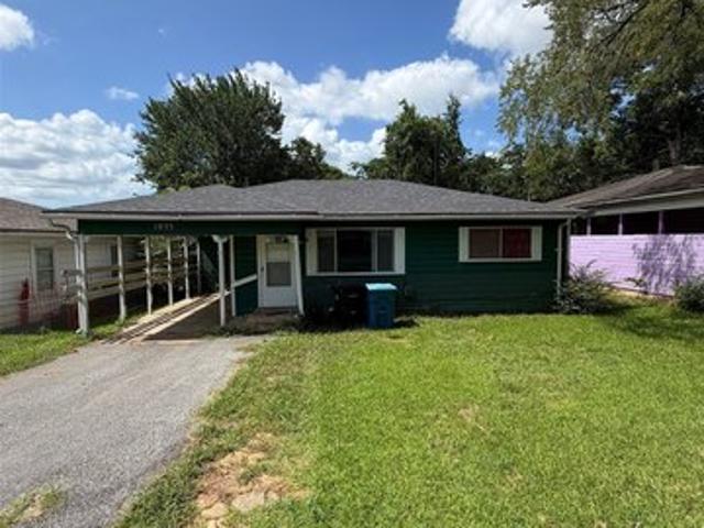 1055 W Star St, Denison, TX 75020