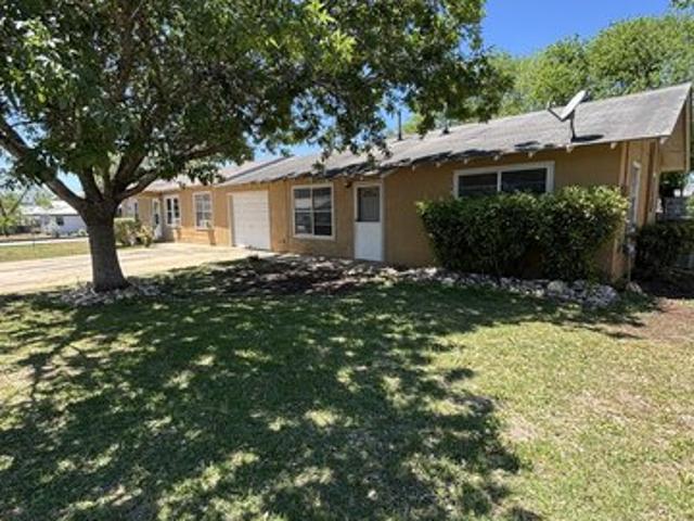 1055 Dunlap Dr, New Braunfels, TX 78130