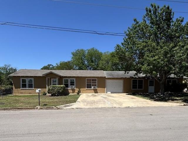 1055 1 Dunlap Dr, New Braunfels, TX 78130
