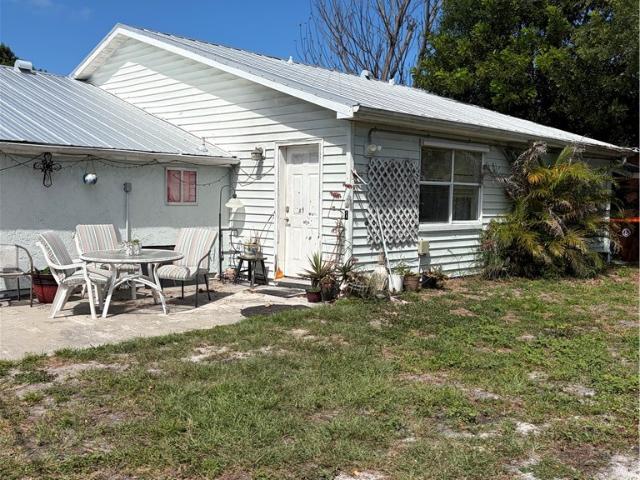 1055 23rd Pl SW, Vero Beach, FL 32962 | MLS #296639 | Compass
