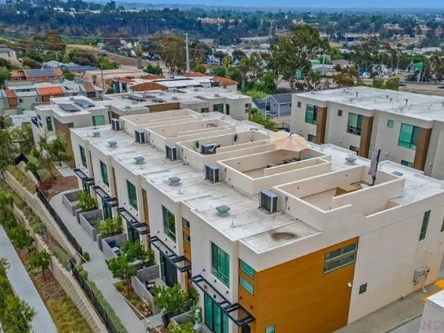 1055 32nd St Unit 8, San Diego, CA 92102