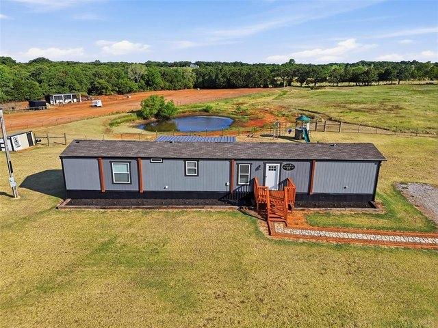10563 th St, Lindsay, OK 73052