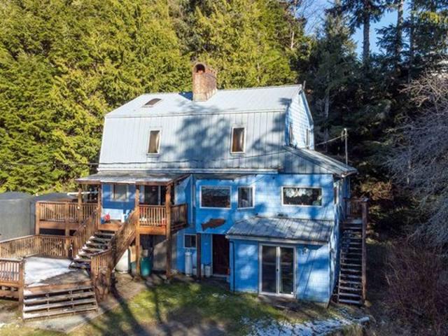 10563 Collins Rd, Ketchikan, AK 99901