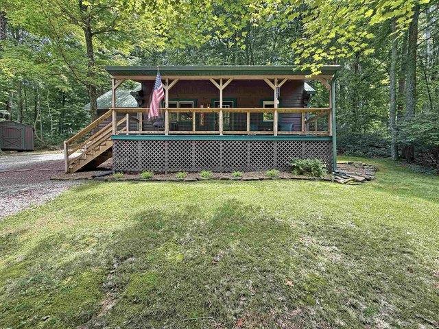 10563 Deer Dr, Birdseye, IN 47513