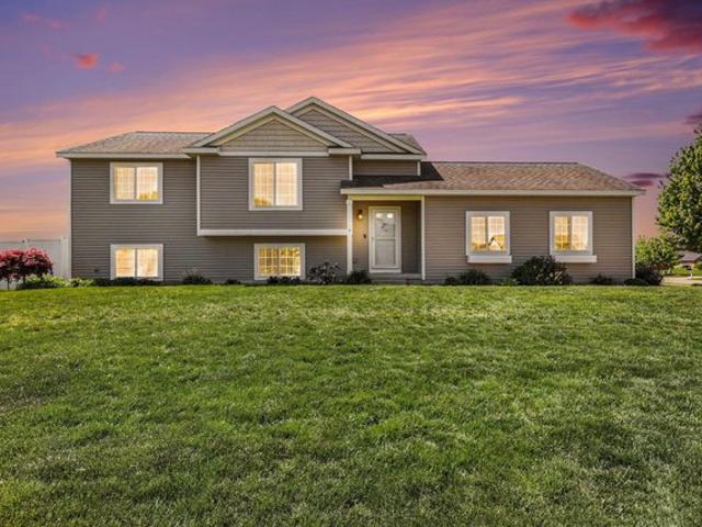 10560 Rockfield Rd, Allendale, MI 49401