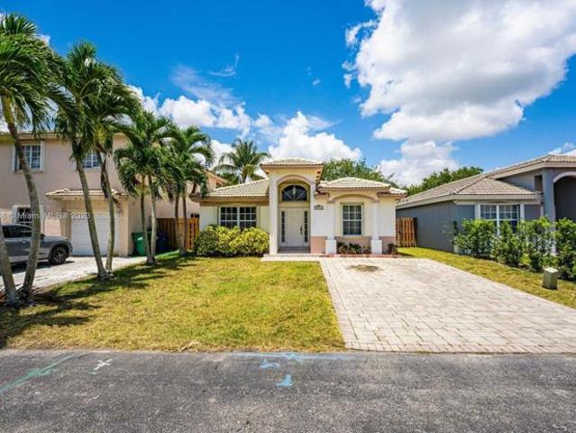 10564 161st Pl SW, Miami, FL 33196