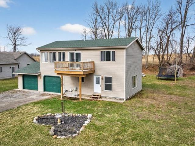 10568 Woodbrook Dr, Cement City, MI 49233