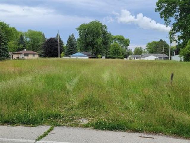 10568 S Alton Rd, Oak Creek, WI 53154