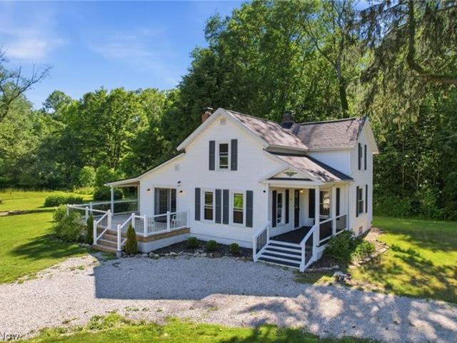 10569 Mulberry Rd, Chardon, OH 44024