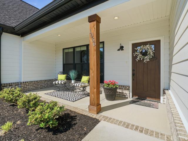1056 Malinda Ln