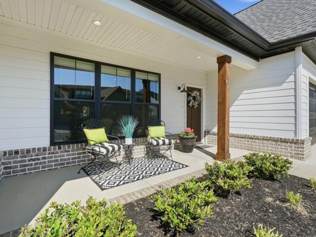 1056 Malinda Ln, Greenbrier, TN 37073