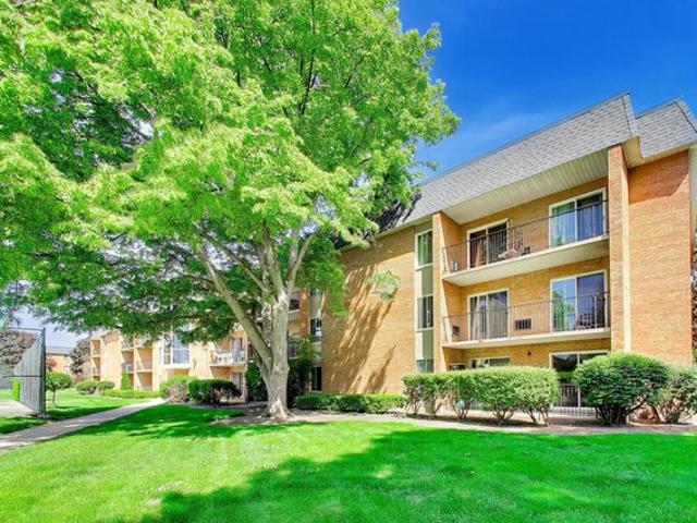 1056 N Mill St Apt 107, Naperville, IL 60563