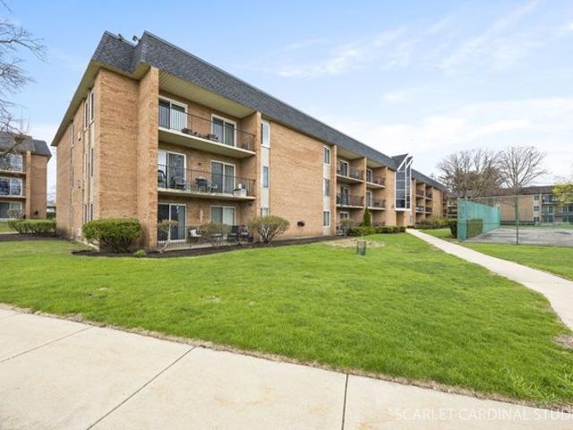 1056 N Mill St Apt 201, Naperville, IL 60563