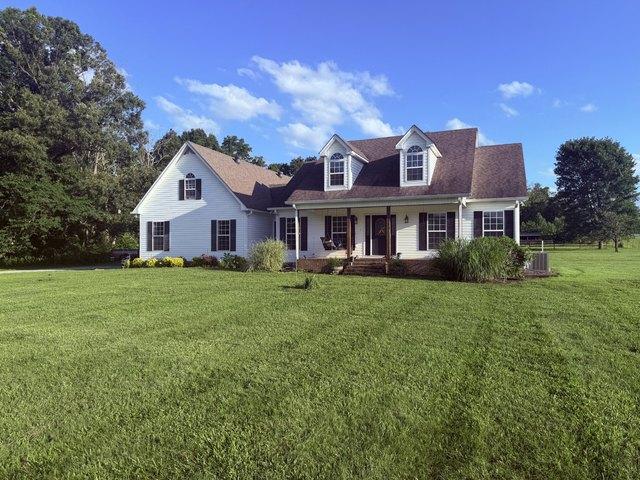 1056 N Sumner Rd, Portland, TN 37148