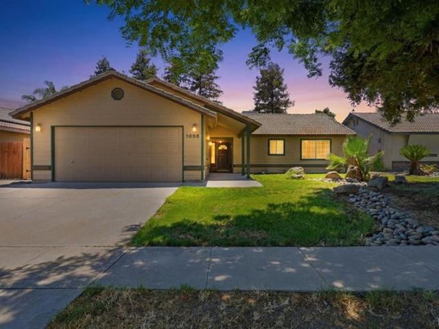 1056 N Petaluma St, Tulare, CA 93274