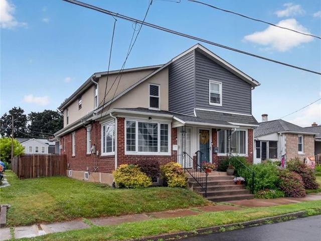 1056 Detweiler Ave, Hellertown, PA 18055