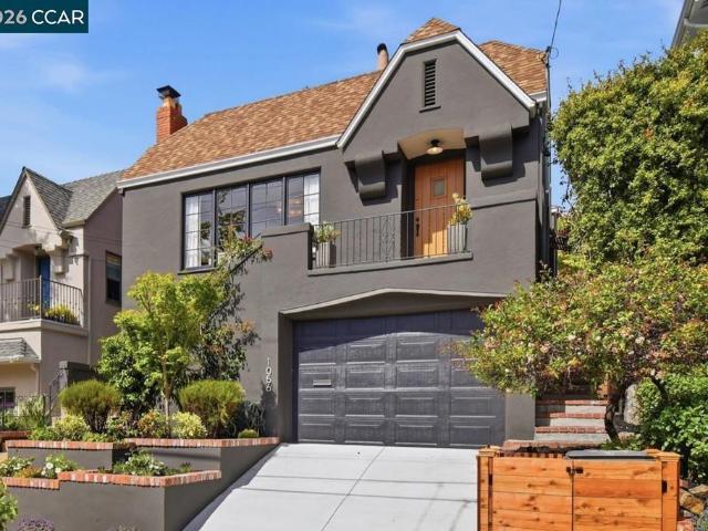 1056 El Centro Ave