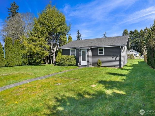 1056 Harrison Ave, Blaine, WA 98230