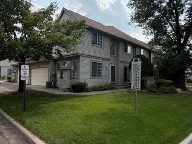 1056 Lovell Ave W, Roseville, MN 55113