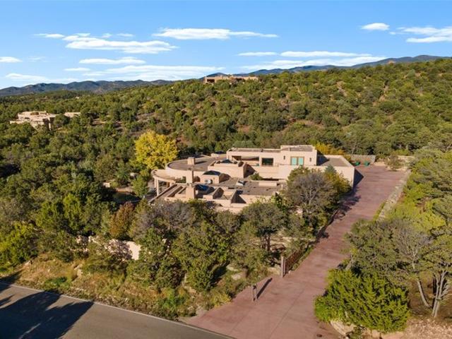 1056 Sierra Del Norte, Santa Fe, NM 87501