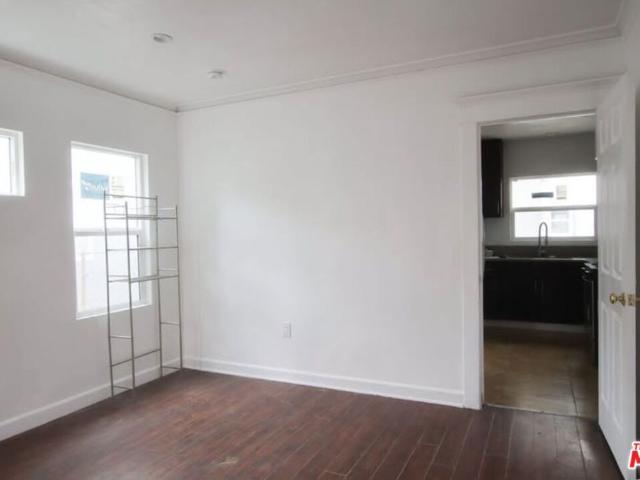1056 W 42nd Place