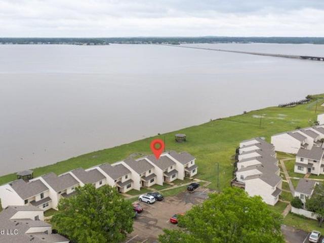 1056 Windrose Dr, Brandon, MS 39047