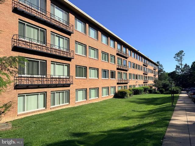 10570 Main Street # 302
