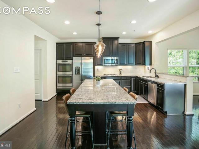 10576 Long Leaf Ln, Waldorf, MD