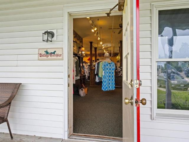 10579 country walk lane