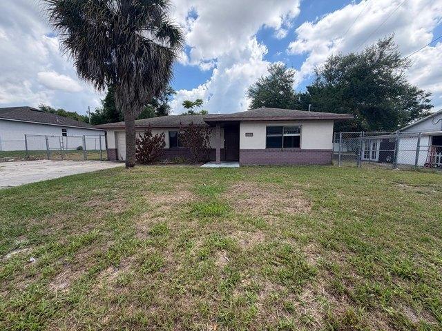 1057 Fort Smith Blvd, Deltona, FL 32725