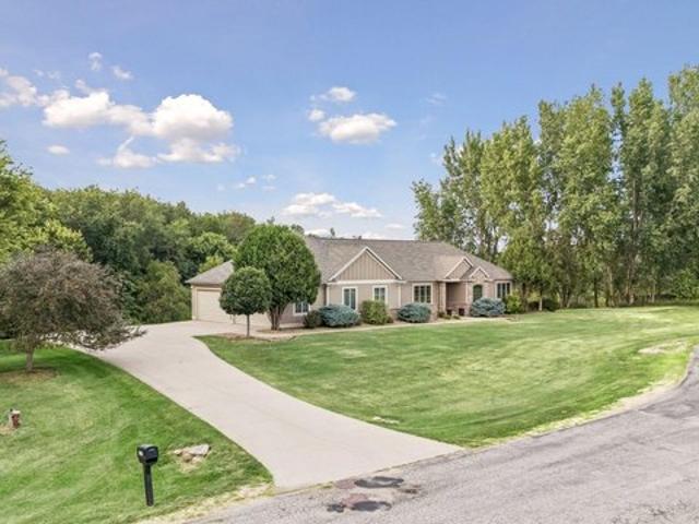1057 Ridge Crest Ln NW, Rochester, MN 55901