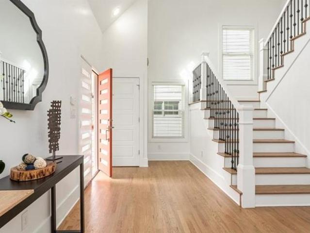 1057 Shepherds Ln, Atlanta, GA 30324