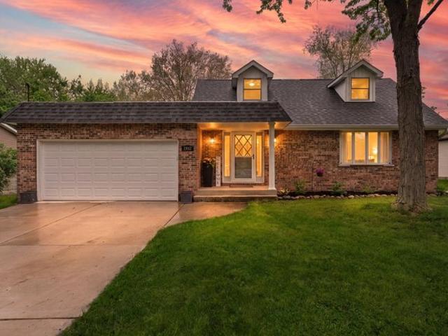 1057 Woodland Ct, Lowell, IN 46356