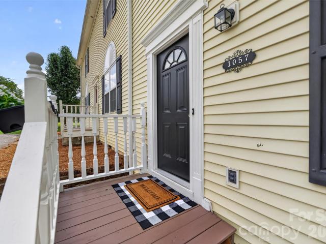 1057 19th Street NE