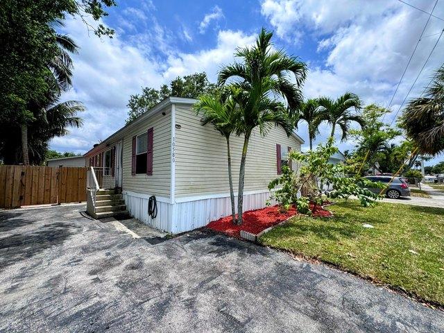 10580 Sandalfoot Blvd W, Boca Raton, FL 33428