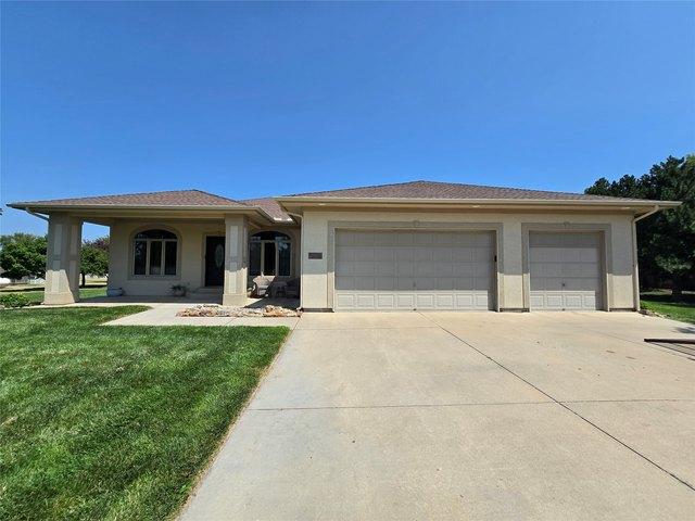 10588 Brenton Ln, Dodge City, KS 67801