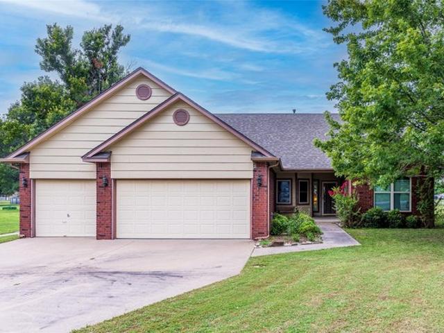 10589 E Canyon Oaks Way, Claremore, OK 74017