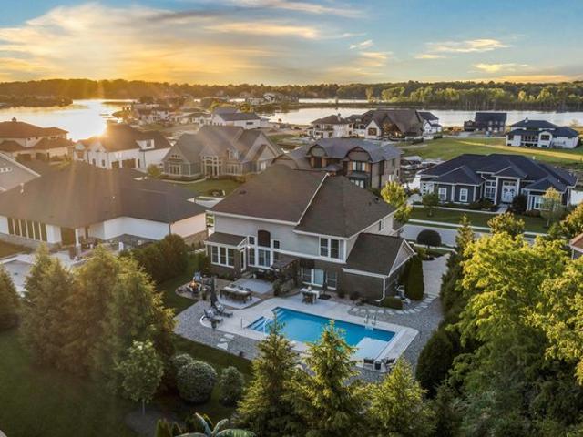 10589 Geist View Dr, Fishers, IN 46055